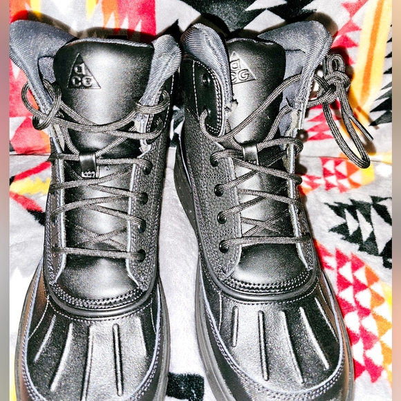 Nike ACG | Shoes | Nike Woodside 2 High Acg Shoes In Black 7y Big Kids ...